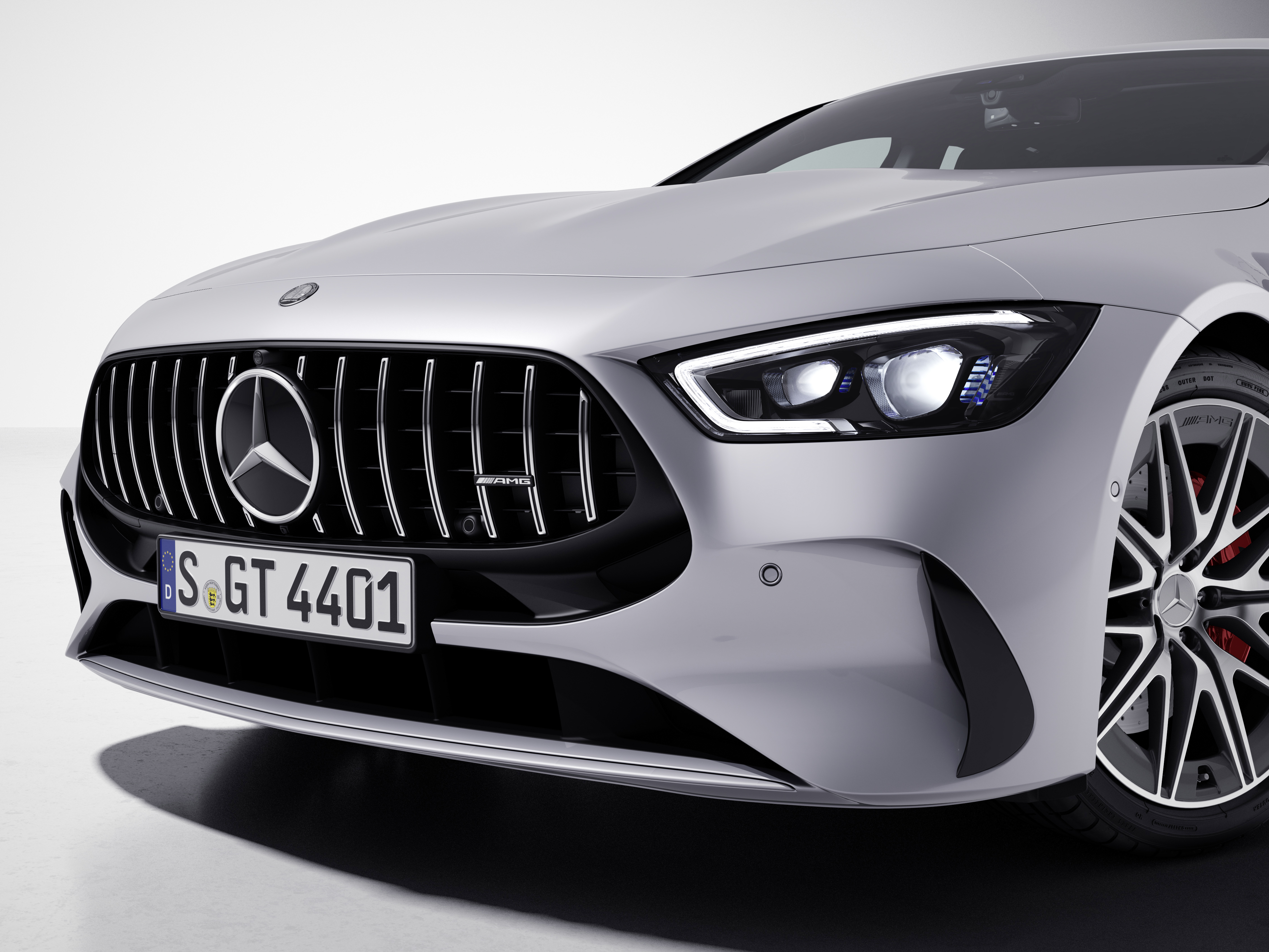 Mercedes-AMG perfectionne les modèles six cylindres de l'AMG GT Coupé ...